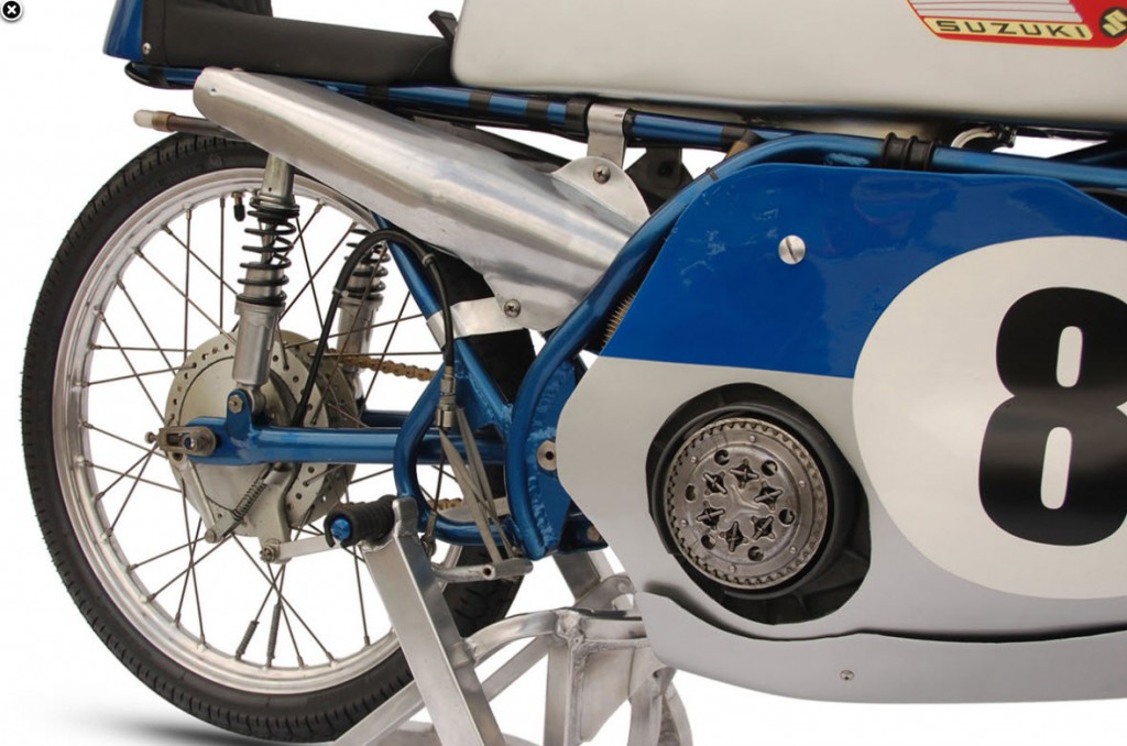 Suzuki RK67 pipe - Motorsport Retro
