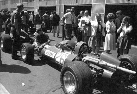 Photo of the Day: Formula 2 - Motorsport Retro