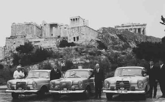 Mercedes Benz 220SE Fintail In Competition - Motorsport Retro