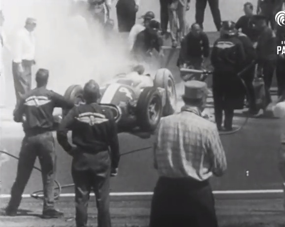 Things go wrong at the 1958 Indianapolis 500 - Video